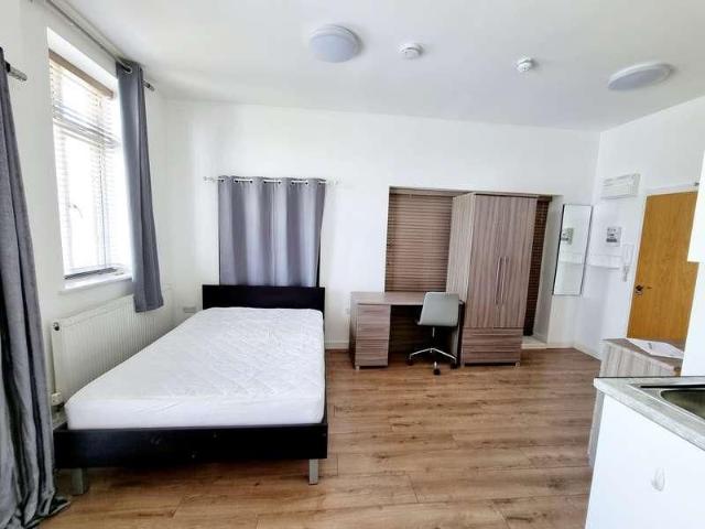 Burnside Road Studio Chadwell Heath, RM8