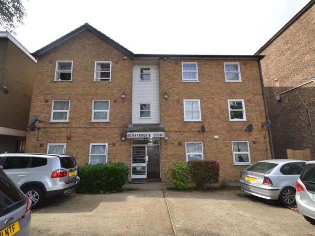 Burnt Ash Hill, London SE12 2 bed flat to rent £1,600 pcm £369 pw