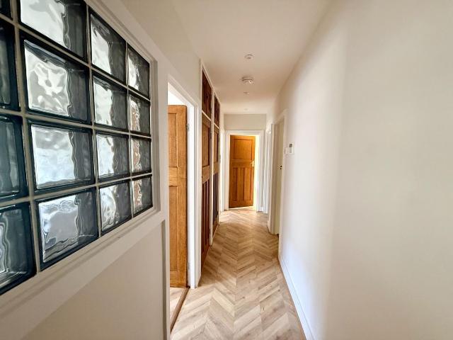 Burnt Ash Lane, Bromley BR1, 2 bed flat to rent, £1,850 pcm | PrimeLocation