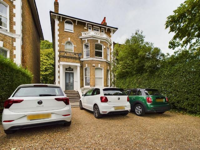Burnt Ash Road, London, SE12 1 bed apartment to rent £1,600 pcm £369 pw