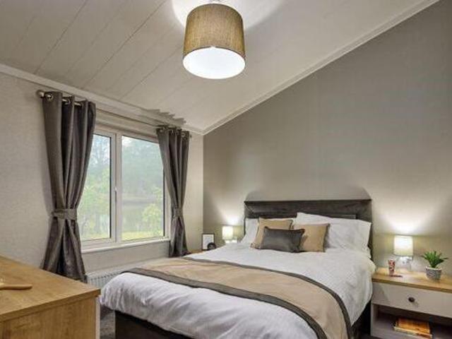Burnt House Lane, Royal Wight Estate, 2 Bedroom Park