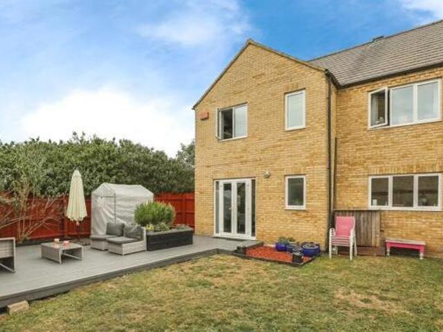 Burr Close, St. Neots, 4 Bedroom Detached
