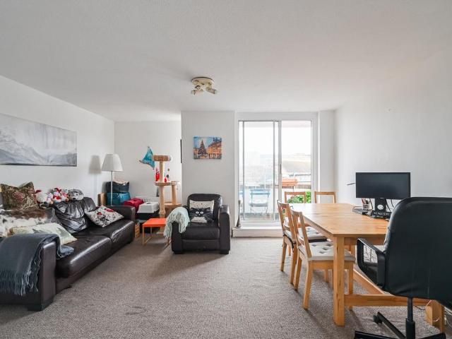 Burr Close, St Katharine Docks. 1 bed flat to rent £2,145 pcm £495 pw