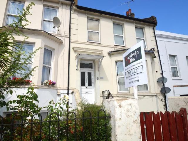 Burrage Road, London 2 bed flat to rent £1,650 pcm £381 pw