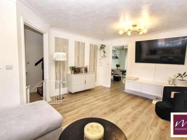 Burrell Close, Aylesbury, HP21