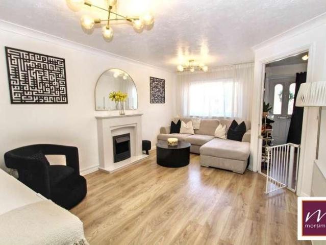 Burrell Close, Aylesbury, HP21