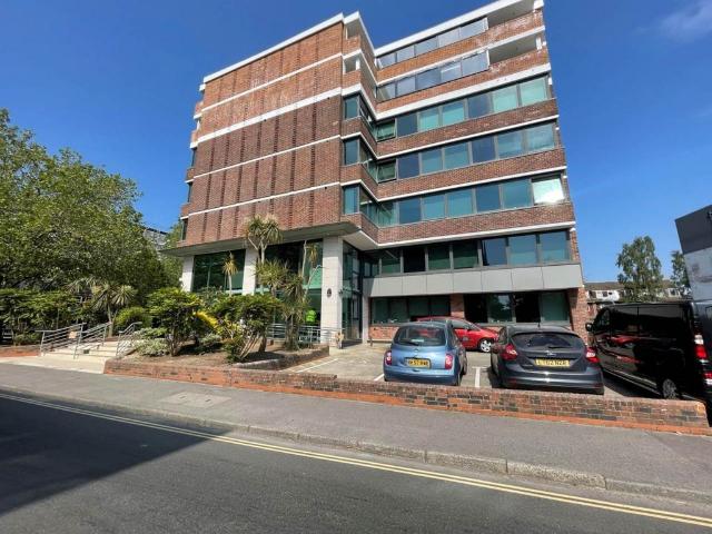 Burrell Road, Haywards Heath, 1 bed flat to rent £1,150 pcm £265 pw