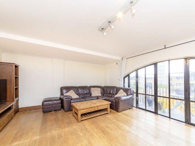 Burrells Wharf Square, E14, London