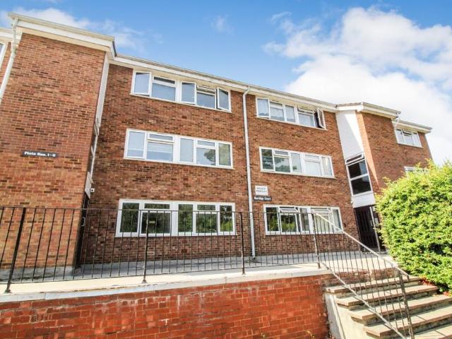 Burridge Court, Riverside Close, Bedford 2 bed flat to rent £1,150 pcm £265 pw