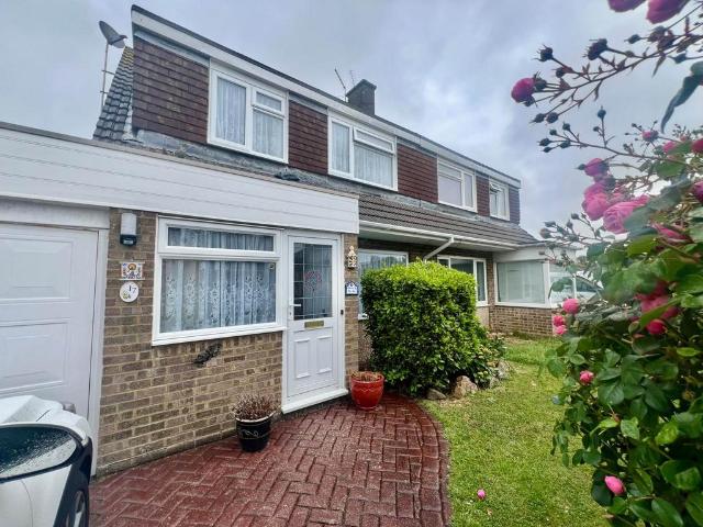 Bursledon Close, Felpham 3 bed semi detached house to rent £1,550 pcm £358 pw