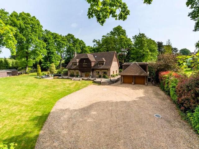 BURSLEDON, SO31 5 bed detached house to rent £4,900 pcm £1,131 pw
