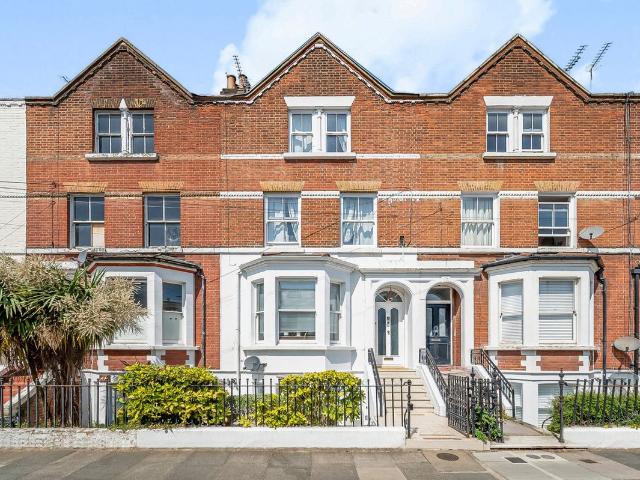 Burstock Road, Putney SW15, 2 bed flat to rent, £3,000 pcm | PrimeLocation