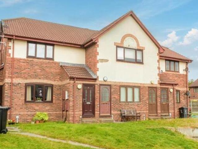 Busely Court, Morley, 2 Bedroom Flat