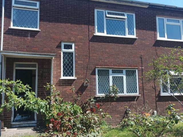 Bush Close, Ilford, Newbury Park IG2, Ig6, 2 bed maisonette to rent, £1,700 pcm | PrimeLocation