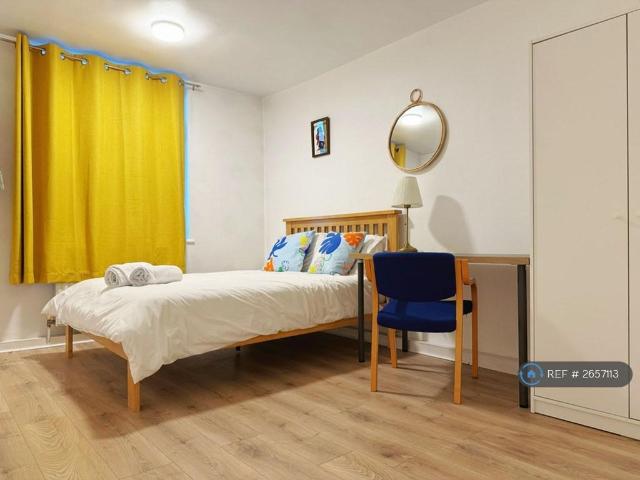 Bush Court, London, W12 4 bed flat to rent £4,160 pcm £960 pw