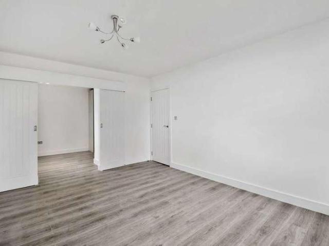 Bush Court, Shepherds Bush Green, London, W12