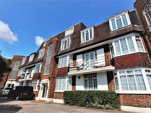 Bush Court, Southgate N14 2 bed flat to rent £1,900 pcm £438 pw