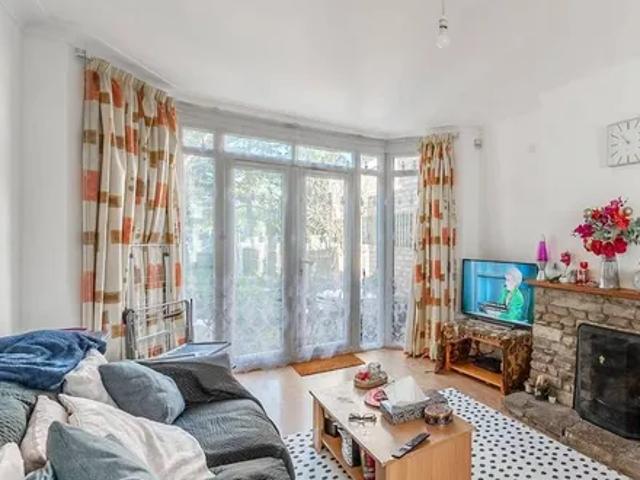 Bush Grove, London, HA7 2EQ, United Kingdom | 3 bed apartment for rent #138695402 | Rentberry