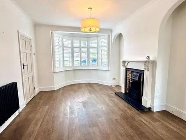 Bush Road, Buckhurst Hill IG9, Property for rent
