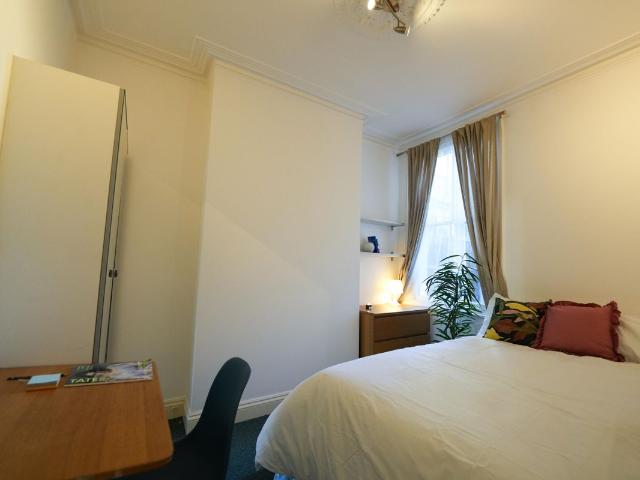 Bush Road, London SE8, Room to rent, £875 pcm | PrimeLocation