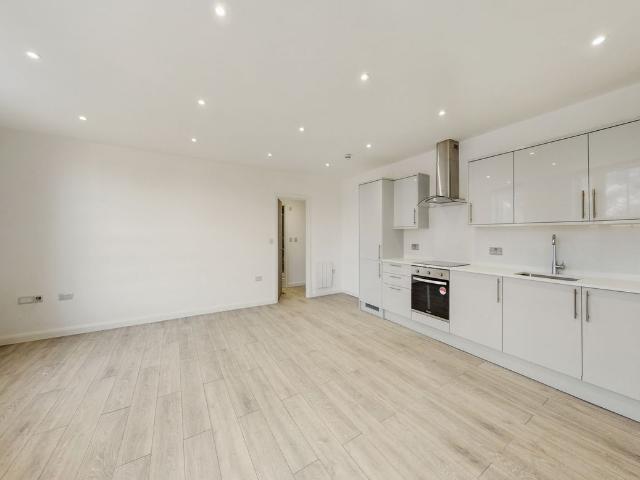 Bushey Grove Road, Bushey WD23, 1 bed flat to rent, £1,551 pcm | PrimeLocation