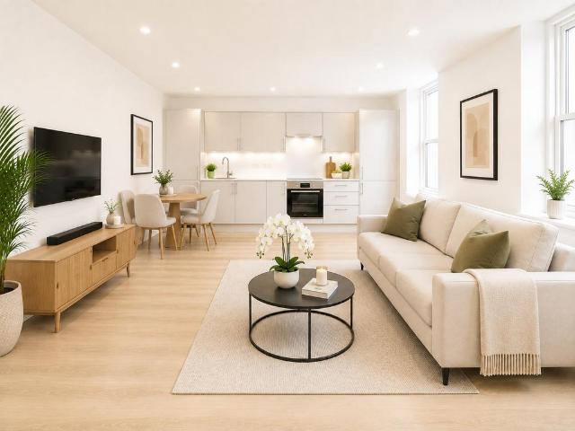 Bushey Grove Road, Bushey, WD23 3 bed flat to rent £2,860 pcm £660 pw