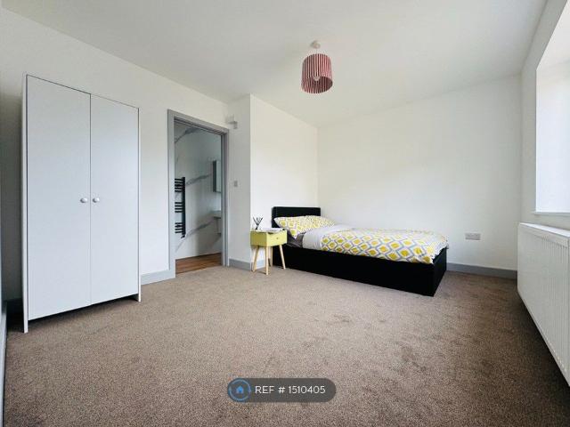 Bushey Mill Lane, Watford WD24, Room to rent, £900 pcm | PrimeLocation
