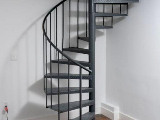 Bushwick Apt close to J and M trains!