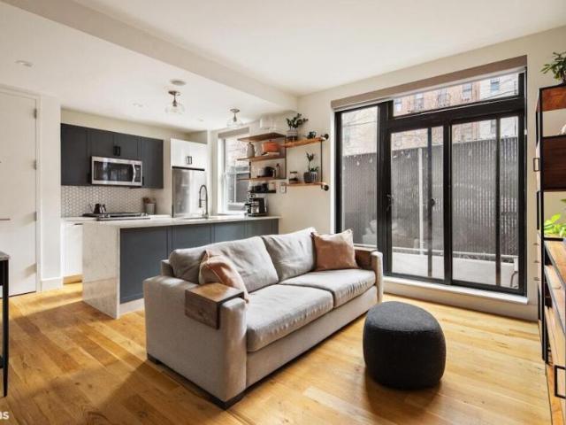 Bushwick NY LS102245846