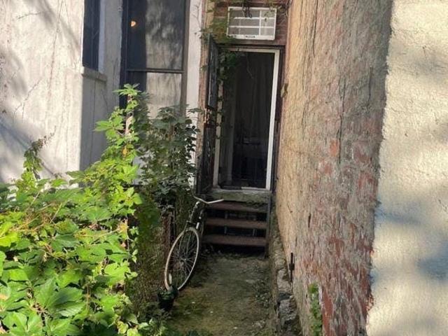 Bushwick room with backyard. L train