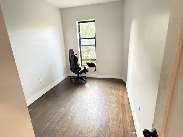Bushwick Room /$1000 3B / 2B move in ASAP