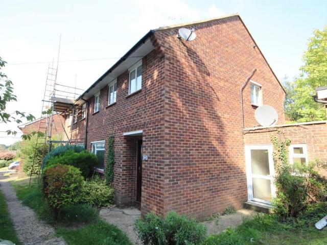 Bushy Hill Drive, Guildford 3 bed house to rent £2,250 pcm £519 pw