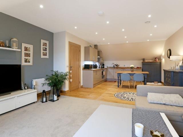 Bushy Park Road, Teddington TW11, 2 bed flat to rent, £2,750 pcm | PrimeLocation
