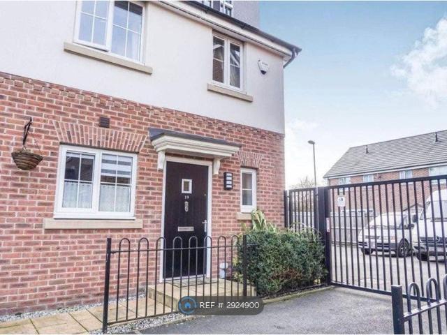 Butterton Drive, Manchester M18, 3 bed semi detached house to rent, £1,500 pcm | PrimeLocation