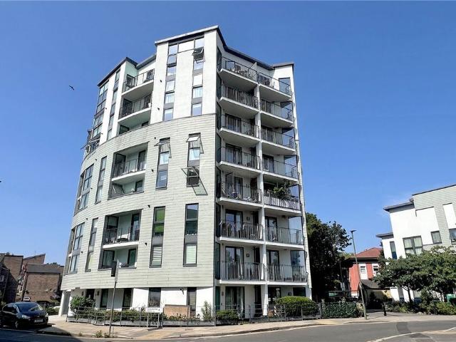 Butterfly Court, Colindale NW9, 2 bed flat to rent, £2,050 pcm | PrimeLocation