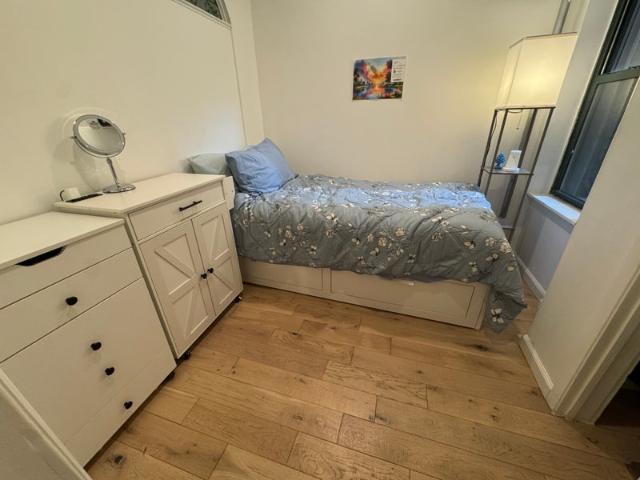 Butterfly Bungalow – Furnished Hell’s Kitchen Room