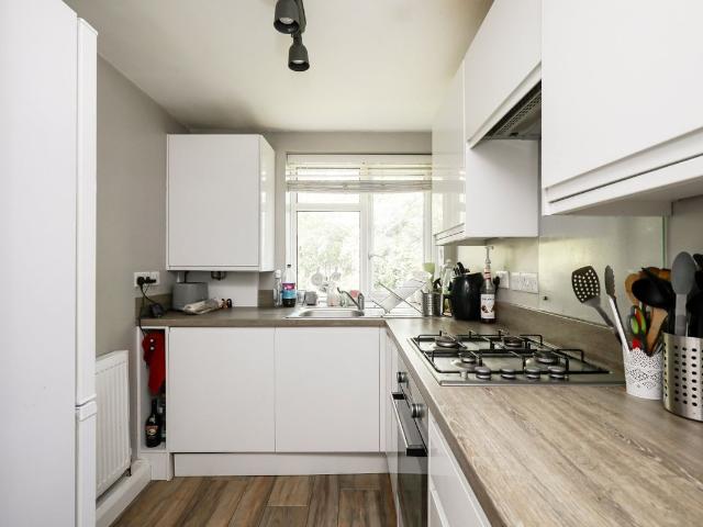 Buttermere Drive, Putney, London SW15, 3 bed flat to rent, £3,250 pcm | PrimeLocation