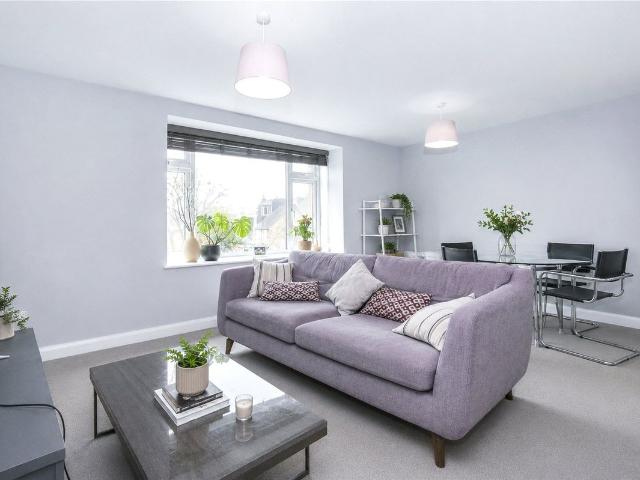 Buttermere Drive, Putney SW15, 3 bed flat to rent, £3,250 pcm | PrimeLocation