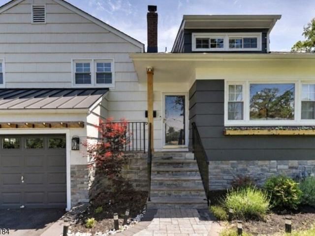 Buttfield Dr, Plainfield, Home For Sale