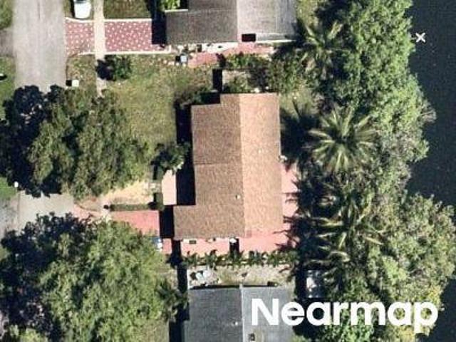 Buttonwood Ave