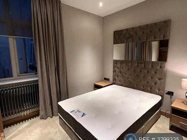Butts Court, Leeds, LS1 1 bed flat to rent £1,099 pcm £254 pw
