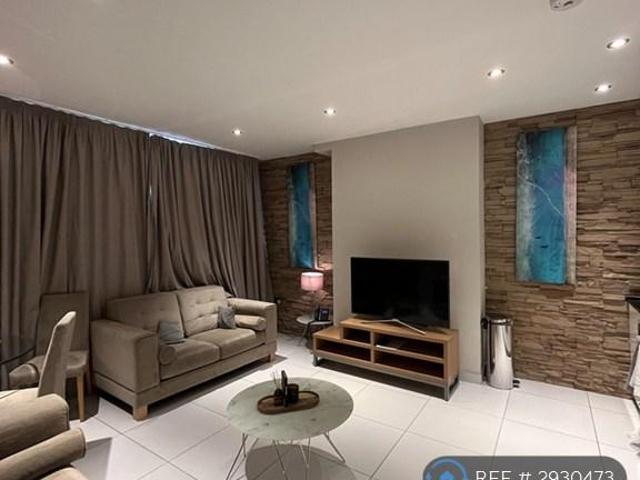 Butts Court, Leeds, LS1 1 bed flat to rent £1,199 pcm £277 pw