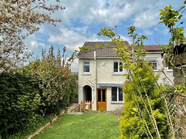 Butts Road, Alton GU34, 2 bed cottage to rent, £1,300 pcm | PrimeLocation