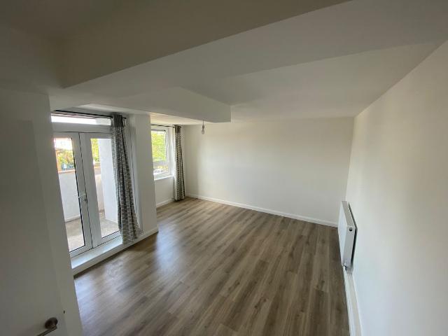 Buttsbury Road, Ilford IG1, 3 bed maisonette to rent, £2,500 pcm | PrimeLocation