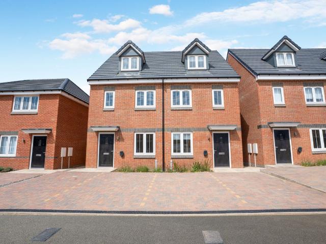 Buttress Road, Middlesbrough TS6, 3 bed semi detached house to rent, £1,100 pcm | PrimeLocation