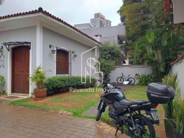 BUTANTÃ, CASA DE 190M² COM 3 DORMITORIOS, 2 SUITES E 2 VAGAS DE GARAGEM
