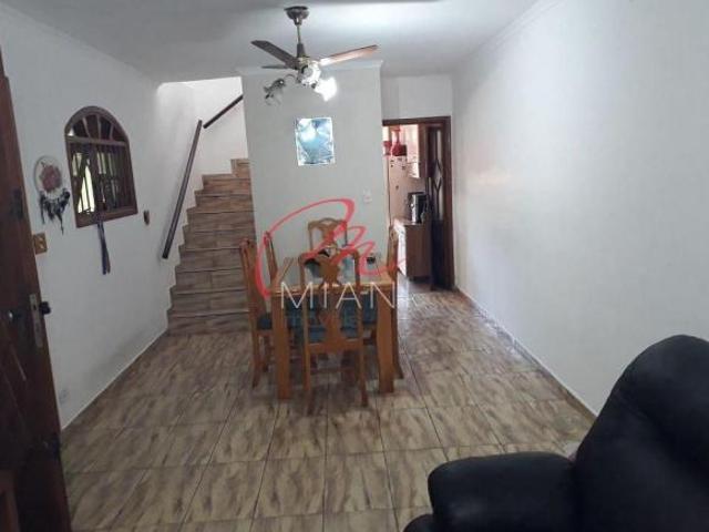 Butantã Jardim Sarah Amplo sobrado com 3 quartos, 2 vagas cobertas e espaço gourmet
