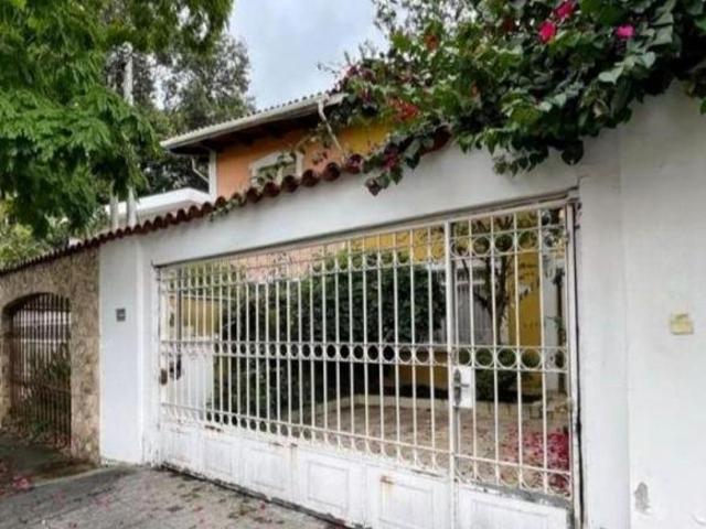 Butantã | Sobrado 5 Dorms com Acesso por 2 Ruas | Diferencial Raro e Versátil