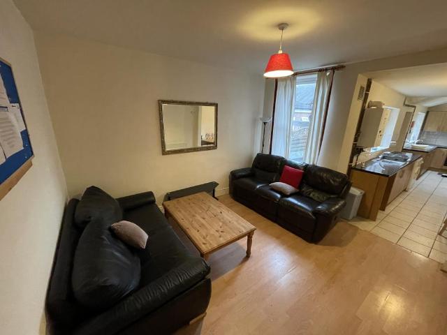 Bute Avenue Copy, Lenton NG7 6 bed house to rent £3,489 pcm £805 pw