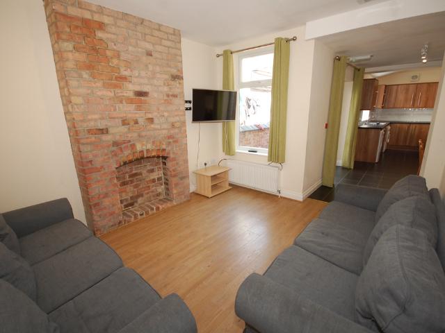 Bute Avenue Room 2